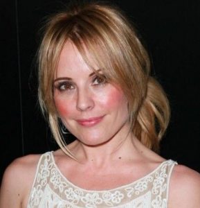 Emma Caulfield Body Measurements, Height, Weight, Bra Size, Shoe Size